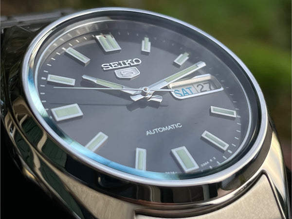 Understand the different types of watch glasses.